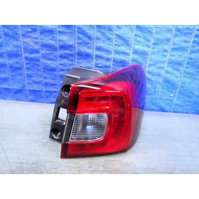 K047 レヴォーグ VM4 VMG 右テール D125 84201 VA041 美品 : V TRUST - 通販 - Yahoo!ショッピング