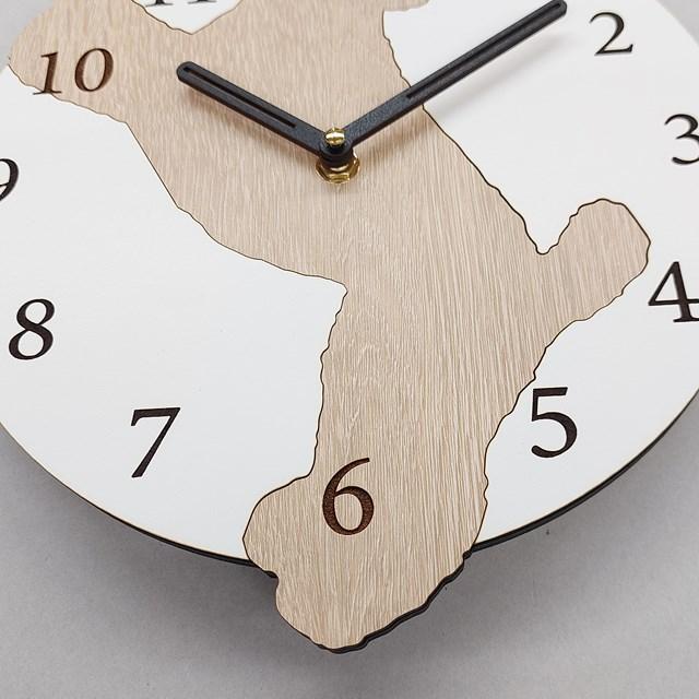 はみだし立ちワンちゃん壁掛け時計 トイプードル ベージュ 静音壁掛け時計 おしゃれ 職人が作る日本製 プレゼント 贈り物 : VANIVOヤフー店 - 通販 - Yahoo!ショッピング