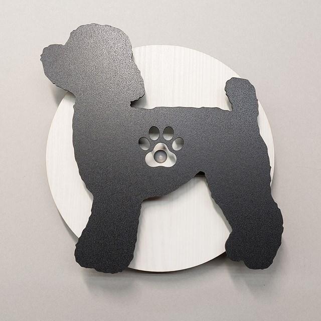 【人感センサー・ウォールライト】名入れ・文字入れ はみ出しワンちゃん トイプードル 黒 おしゃれ 職人が作る日本製 プレゼント 贈り物 : VANIVOヤフー店 - 通販 - Yahoo!ショッピング