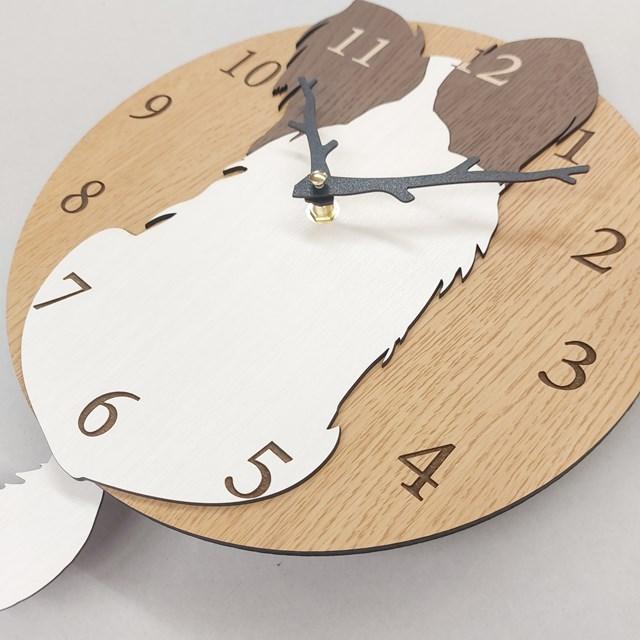 はみだしワンちゃん振り子壁掛け時計 パピヨン 耳茶色 おしゃれ 職人が作る日本製 プレゼント 贈り物 : VANIVOヤフー店 - 通販 - Yahoo!ショッピング