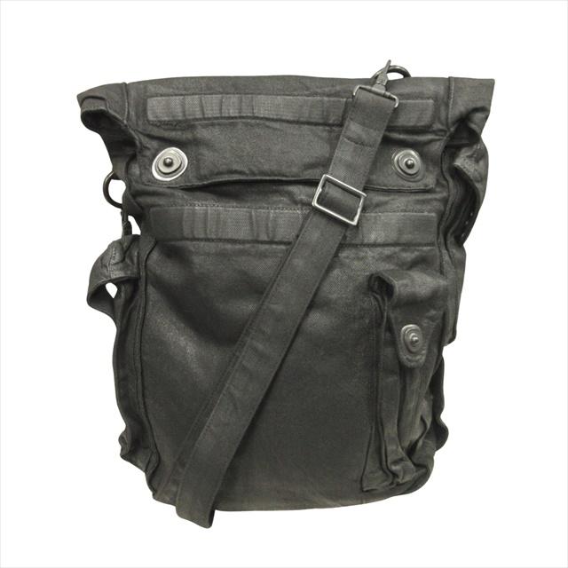 美品 24aw ユリウス JULIUS コーティング ガスマスク ショルダー 美品 24aw ユリウス JULIUS コーティング ガスマスク ショルダー