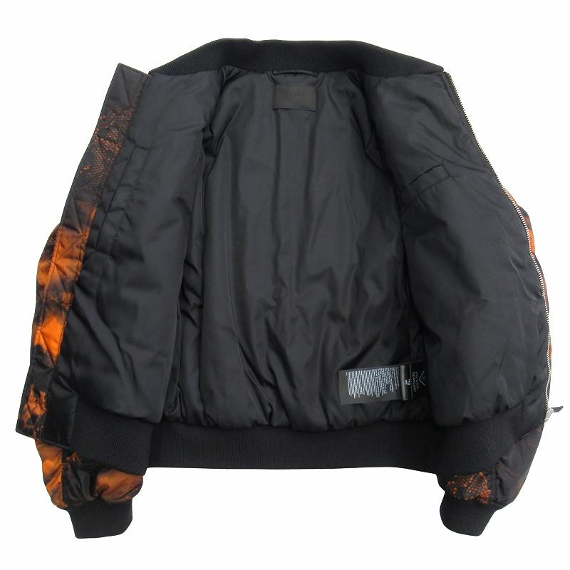 【中古】美品 22aw プラダ PRADA トライアングルロゴ Re-Nylon 転写 ボンバー ジャケット ブルゾン SGB903 リナイロン PRADA（プラダ） 美品 22aw トライアングルロゴ Re-Nylon 転写