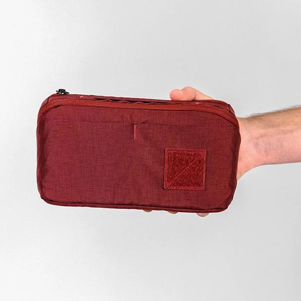 エバーグッズ EVERGOODS CAP2 - Civic Access Pouch 2L Burgundy eg13006a ...