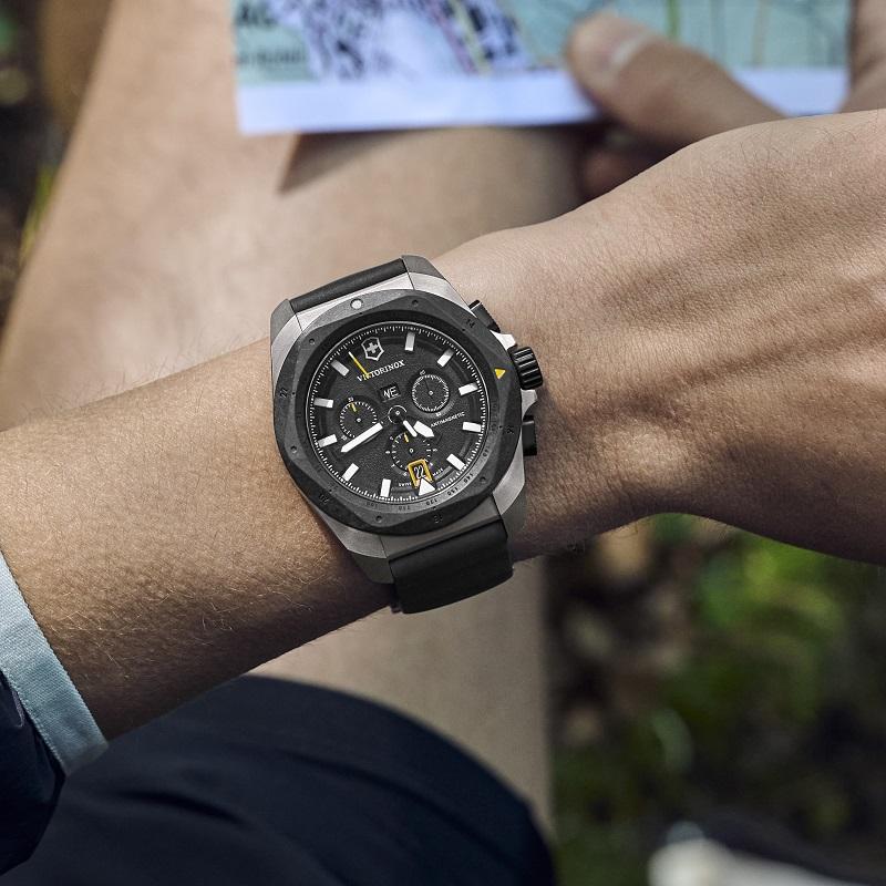 VICTORINOX（ビクトリノックス） オリジナルポーチプレゼント 公式 I.N.O.X. イノックス クロノ カーボン チタン ブラック ...