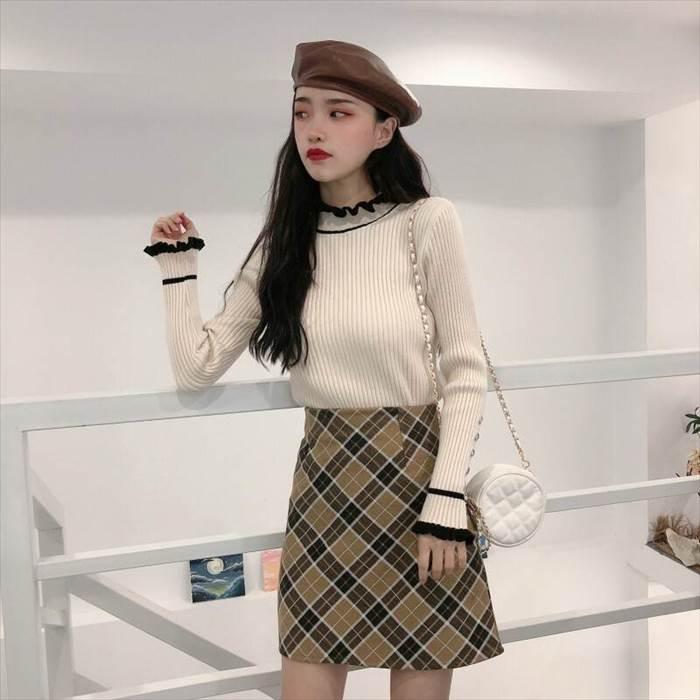 トップス レディース ニット セーター 袖あり 長袖 萌袖 ハイネック オフネック フリル ひらひら リブニット ツートンカラー 無地 黒 ブラック 白 : Violeta - 通販 ...