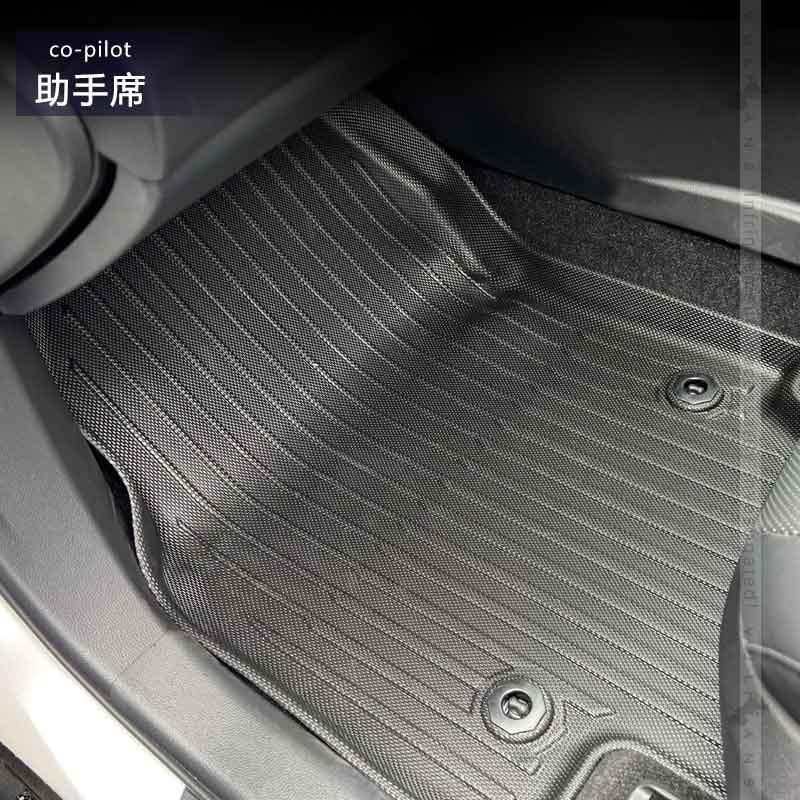 Vulcans 2点まとめ買いで10%OFF】クラウン クロスオーバー SH35 3Dフロアマット キズや汚れ防止 3枚 TPE材質 立体成型 カーマット 内装 パーツ アクセサリー ...