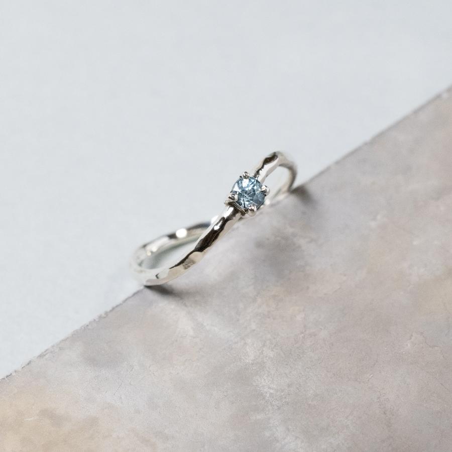 ブルージルコン ラウンド3mm シルバーウェーブプレーンリング 1.5mm幅 槌目｜FA-1102 : WAS KNOT WAS Yahoo!店 - 通販 - Yahoo!ショッピング