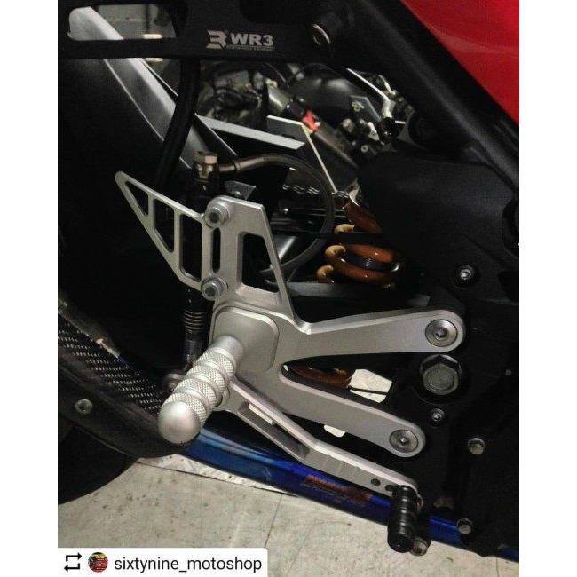 WR3 WR3:ダブルアールスリー ステップ Vシリーズ フットペグカバー：ブルー ニンジャ250 KAWASAKI カワサキ ...