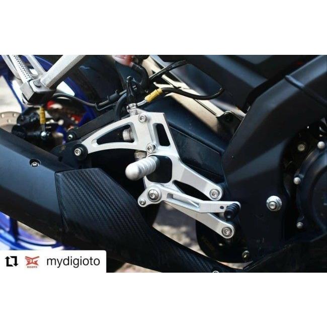 WR3 WR3:ダブルアールスリー ステップ Vシリーズ フットペグカバー：レッド MT-15 XSR155 YZF-R15 YAMAHA ...