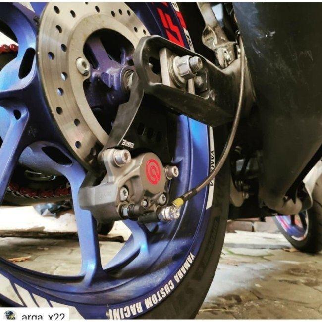 WR3 WR3:ダブルアールスリー Rear Brake Caliper Bracket for Brembo リアキャリパーサポート カラー ...