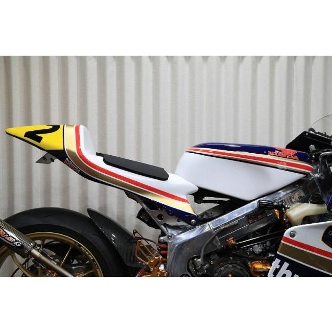 T2Racing T2 Racing T2レーシング シートカウルTYPE-1 ストリートタイプ ライトユニット蓋：カーボン / テールランプ ...