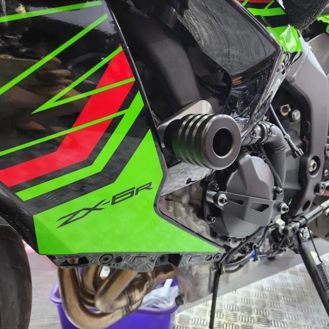 WR3 ダブルアールスリー Frame Slider ZX-6R KAWASAKI カワサキ WR3 ダブルアールスリー Frame Slider ZX-6R KAWASAKI カワサキ