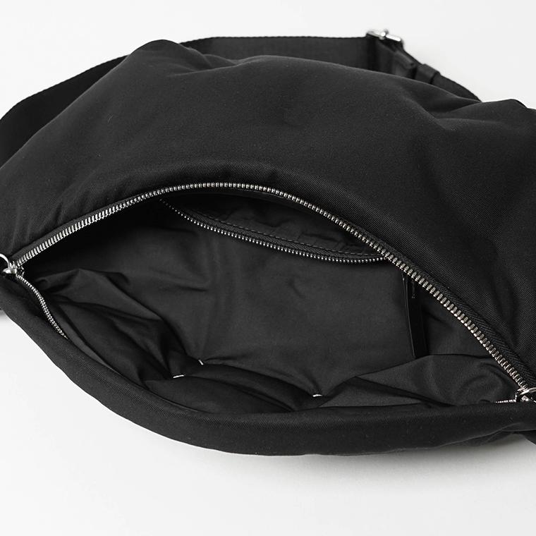 Maison Margiela 11月18日 新入荷 メゾンマルジェラ メンズ レディース ベルトバッグ GLAM SLAM S35WB0079 P8570 ブラック HB051 25aw ...