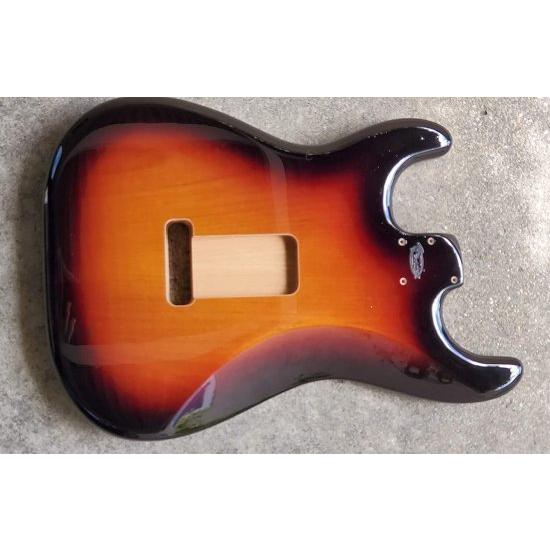 Fender Deluxe ストラトキャスター ボディ - Alder 3-Color Sunburst : 輸入楽器専門通販ショップ ...