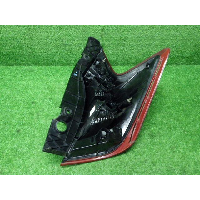 日産 E12 NE12 ノート 前期 左テールレンズ D117 230120008 :230120008:ワールドピースショッピング - 通販 - Yahoo!ショッピング