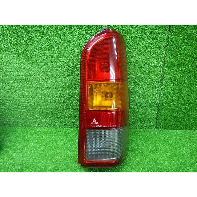 スズキ DA52 エブリィ 右テールレンズ RR037 240514206 : ワールドピースショッピング - 通販 - Yahoo!ショッピング