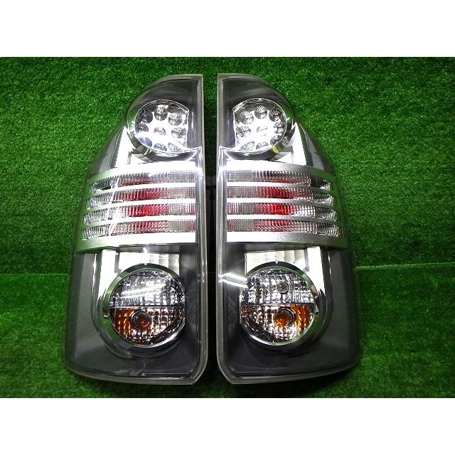 トヨタ ZRR70/75 ヴォクシー 前期 テールレンズ 左右 28-199 LED球切れ無し 241005026 : 241005026 ...