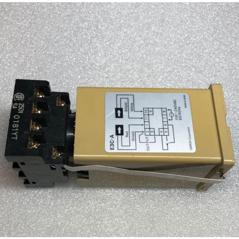 OMRON E3C-A (USED, good working condition) Photoelectric Switch & Base ...