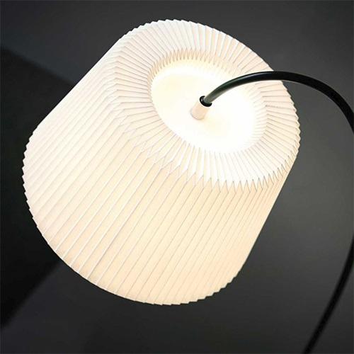 （即納）スノードロップ SNOWDROP FLOOR 320M Plastic ホワイト LE KLINT（レ・クリント）フロア照明 : 956kf320m : ヤマギワ YAMAGIWA ...