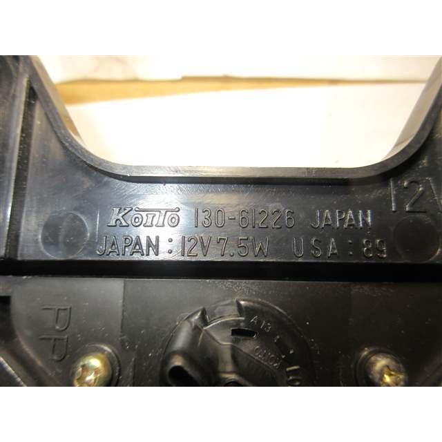 23921 マツダ ユーノス ロードスター NA6CE リア 左側 ナンバー灯 130-61226 :BL-200004869:ヤマサキパーツ ...