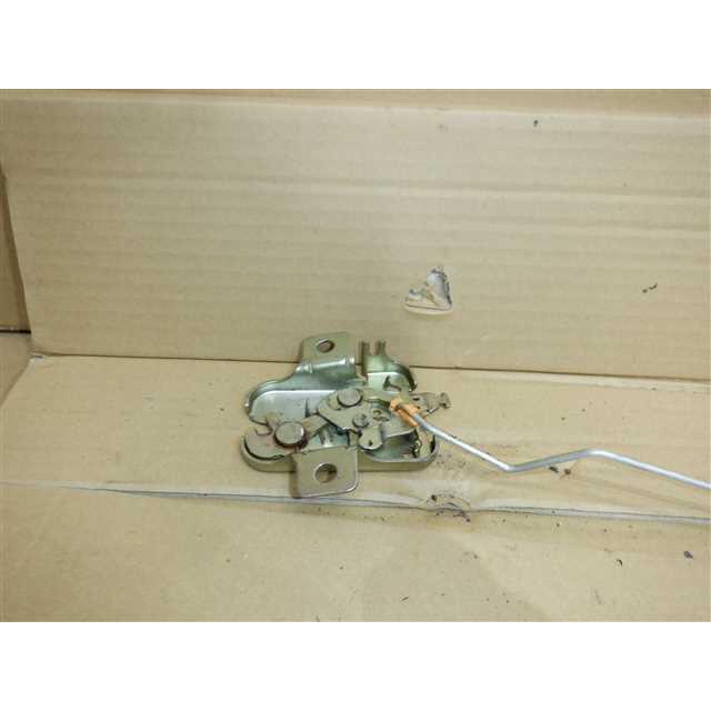 33144 NA6CE ユーノス ロードスター トランク ロック キャッチ :BL-200014094:ヤマサキパーツ3号店 - 通販 ...