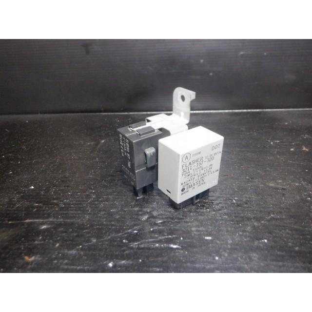 NA6CE ユーノス ロードスター 純正 フラッシャーリレー タイマーブザー 38389/A2 :BL-200019340:ヤマサキパーツ3号 ...