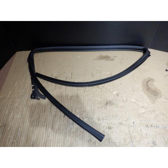 130系 ヴィッツ 純正 左リアガラスガイドモール 44716/A3 : ヤマサキパーツ3号店 - 通販 - Yahoo!ショッピング