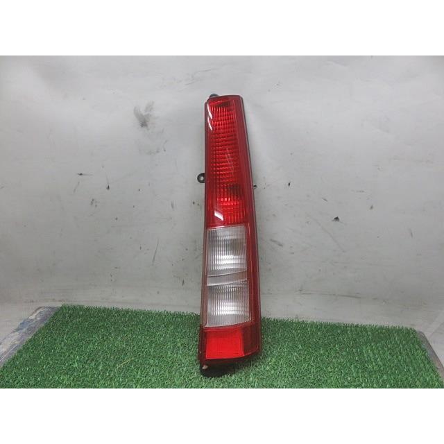 [中古] H18/9 サンバー LE-TV2 右テールランプ 84201TC180 340384 : 000034038415500 : 山崎オートパーツ Yahoo!ショップ - 通販 ...