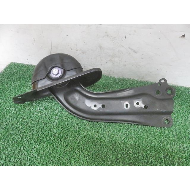 プリウス [中古] R1/3 DAA-ZVW55 右リアトレーリングアーム 48760-47010 350279 : 山崎オートパーツ ...