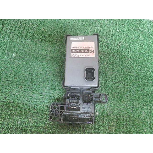 ムーヴ [中古] H20/6 DBA-L185S ヒューズボックス 82600-B2220 370056 : 山崎オートパーツ Yahoo!ショップ - 通販 - Yahoo!ショッピング