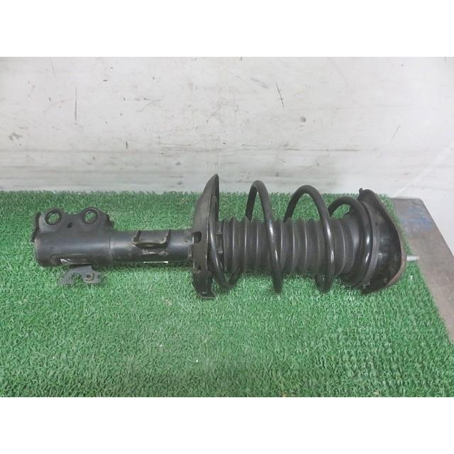 プリウス [中古] H28/10 DAA-ZVW50 右フロントストラット 48510-80814 370094 : 山崎オートパーツ Yahoo!ショップ - 通販 - Yahoo!ショッピング