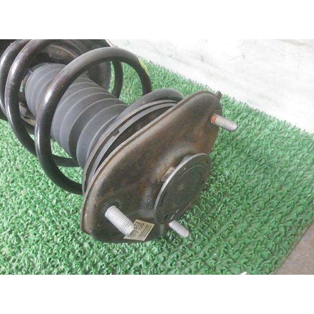 プリウス [中古] H28/10 DAA-ZVW50 右フロントストラット 48510-80814 370094 : 山崎オートパーツ Yahoo!ショップ - 通販 - Yahoo!ショッピング