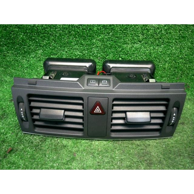 ベンツ Cクラス DBA-204248 「エアコン吹出口」 A2048307454 センター : ヤツヅカショッピングストア - 通販 ...