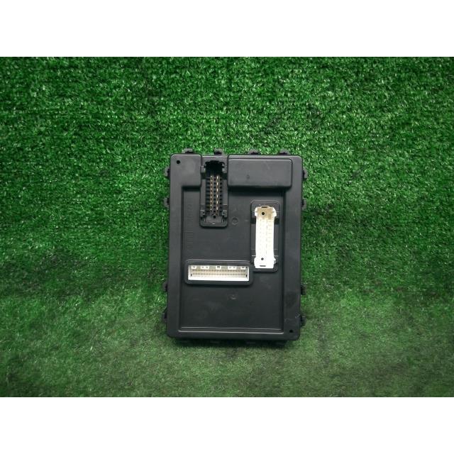 ノート DBA-E11 「BCMユニット」 yatsu : 220614000369500 : ヤツヅカショッピングストア - 通販 - Yahoo!ショッピング