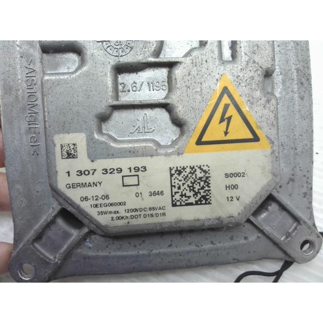 アウディ TT ABA-8JBWA ライトコントロールユニット LY9C 1307329193 右 yatsu ...