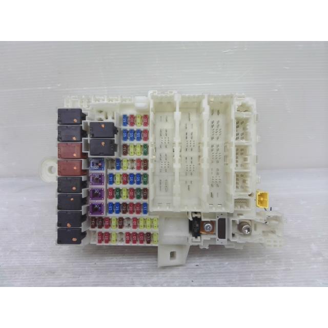 フィット DAA-GP1 ヒューズ ボックス NH700M 室内用 yatsu : ヤツヅカショッピングストア - 通販 - Yahoo!ショッピング