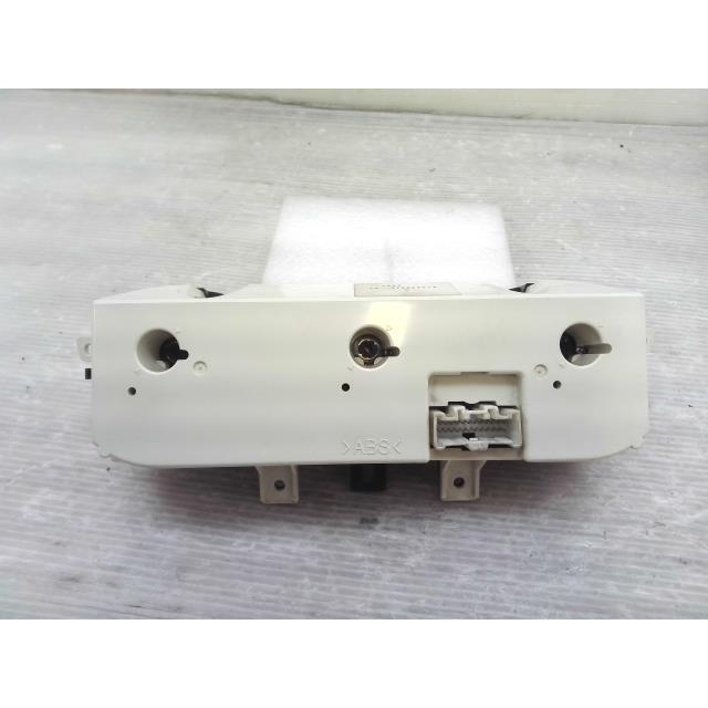 ベリーサ DBA-DC5W エアコン スイッチ パネル 34K K1900D01C yatsu : ヤツヅカショッピングストア - 通販 - Yahoo!ショッピング