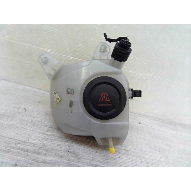 VW ポロ 3BA-AWCZP ラジエター ラジエータリザーブタンク 0Q 2Q0121407 yatsu : ヤツヅカショッピングストア ...