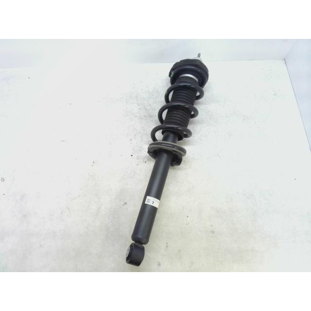 スカイライン DAA-HV37 フロント 右 ストラット TK27# yatsu : 241008500850110 : ヤツヅカショッピングストア - 通販 - Yahoo!ショッピング