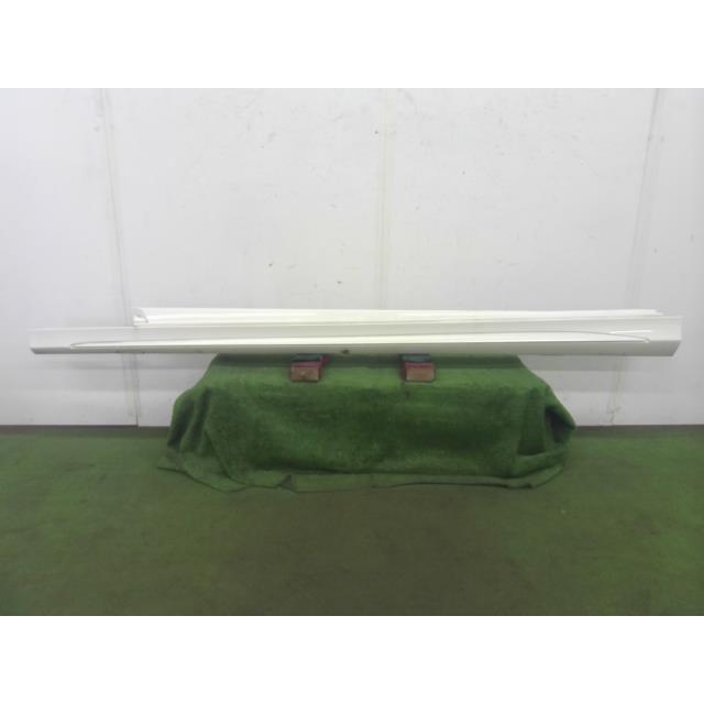 ベンツ Cクラス RBA-205242 左 サイド ステップ スカート 149 A205690XX40 白 個人宅配送不可 yatsu ...