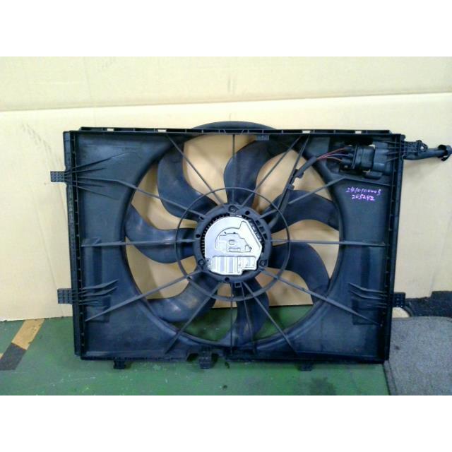 ベンツ Cクラス RBA-205242 電動 ファン モーター 149 個人宅配送不可 yatsu : ヤツヅカショッピングストア - 通販 ...