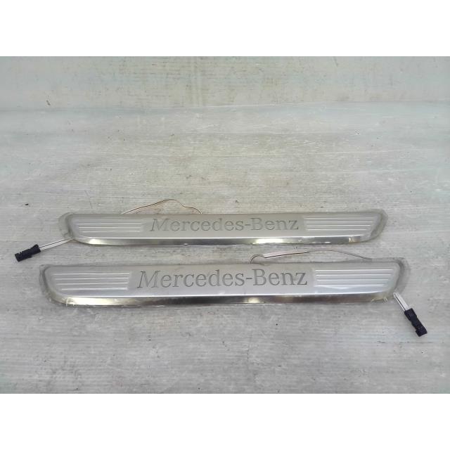 ベンツ Cクラス RBA-205242 「スカッフプレート左右」 149 A2056800735 yatsu ...