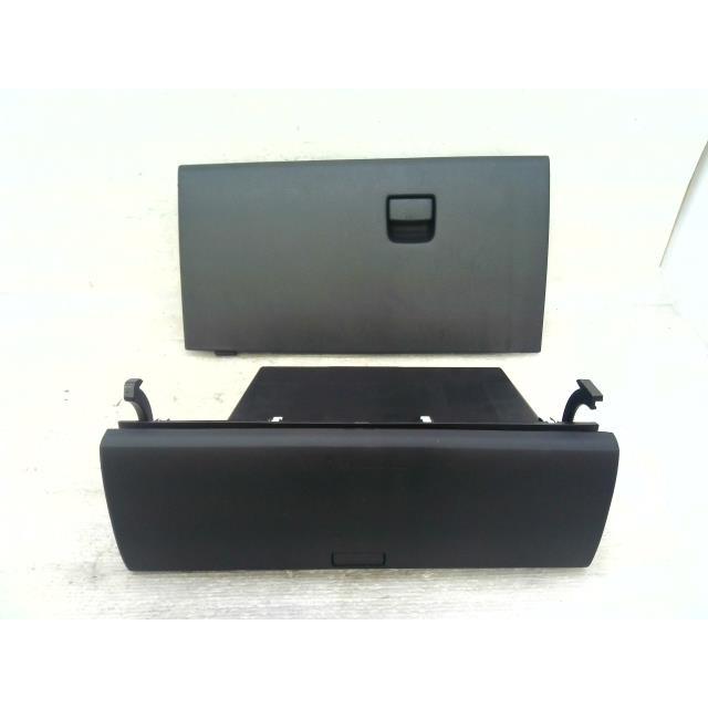 ベリーサ DBA-DC5W グローブ ボックス 38P yatsu : ヤツヅカショッピングストア - 通販 - Yahoo!ショッピング