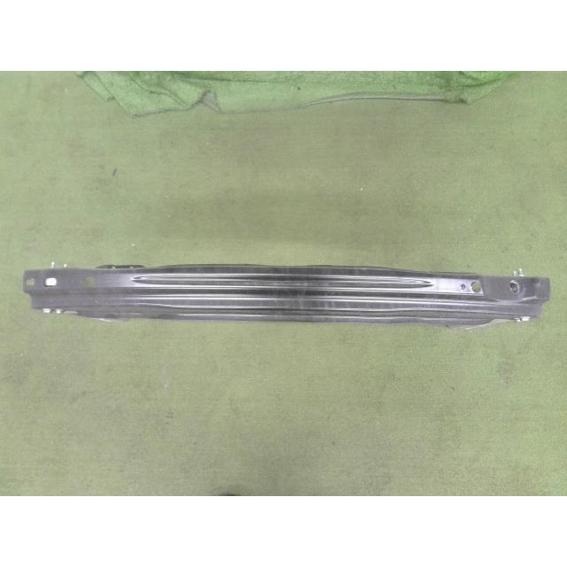 アウディ A4 DBA-8KCDN リア バンパー ホースメント LS9R 8T0807313 個人宅配送不可 yatsu : ヤツヅカ ...