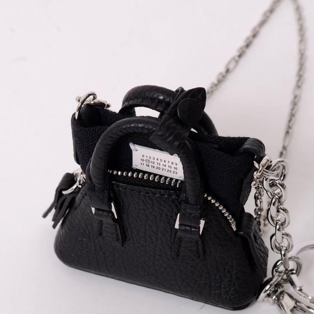 メゾン マルジェラ Maison Margiela 5ACクラシックミニチャーム メゾン マルジェラ Maison Margiela 5ACクラシックミニチャーム
