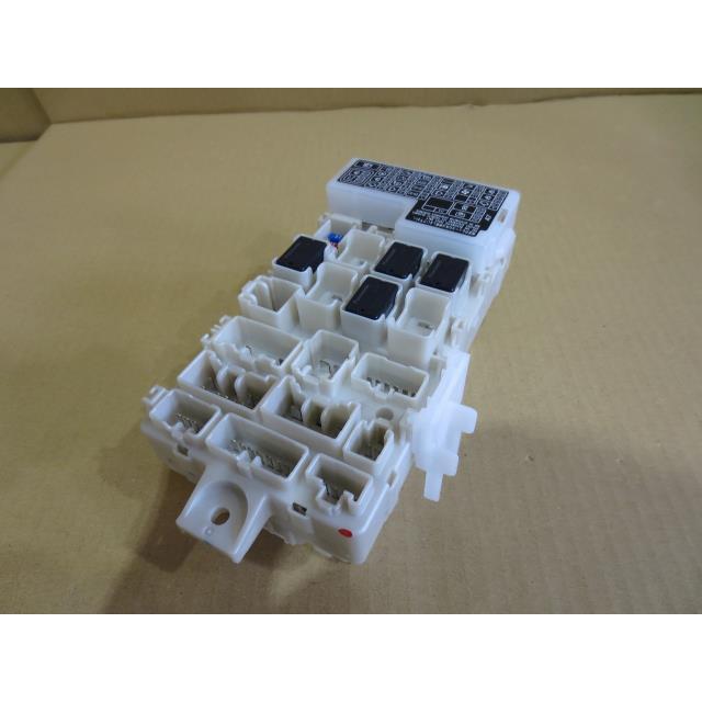 デイズ DBA-B21W ヒューズボックス 3B20 A31 8637B002 24352-6A00J 15632 : 000001563267800 : ヨシダオートパーツヤフー店 - 通販 ...