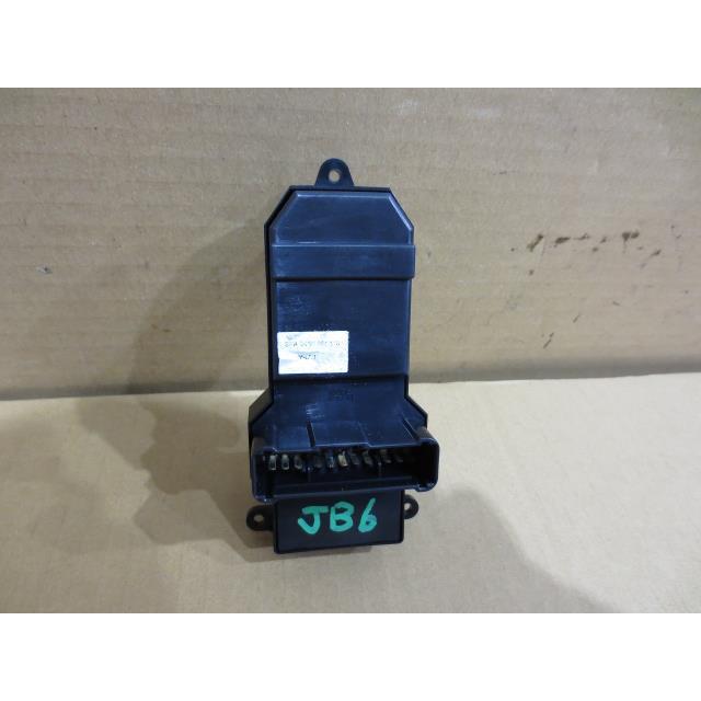 ライフ CBA-JB6 パワーウインドウスイッチ P07A B511M 35750-SFA-305ZA 15716 : ヨシダオートパーツヤフー店 - 通販 - Yahoo!ショッピング