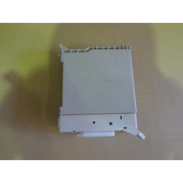 NOAH ノア DBA-ZRR70W ヒューズボックス 3ZR-FAE 1G3 82730-28380 13157 : ヨシダオートパーツ ...