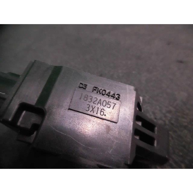 eKカスタム DBA-B11W イグニッションコイル W13 1832A057 : YRCヤフーショップ - 通販 - Yahoo!ショッピング