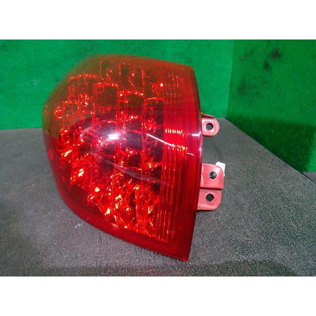 スカイラインクロスオーバー DBA-NJ50 左テールランプ QAA 26555-1BB0C : YRCヤフーショップ - 通販 - Yahoo!ショッピング